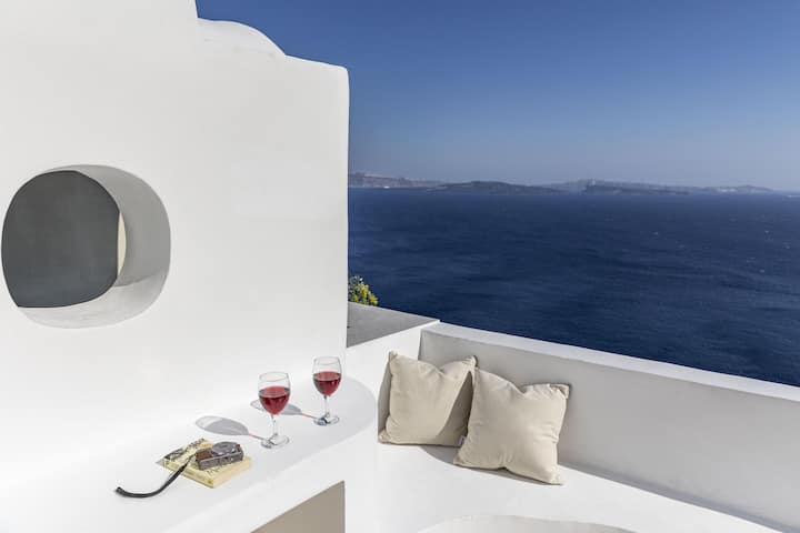 Yiota's Nest Cave House By Sv - Oia