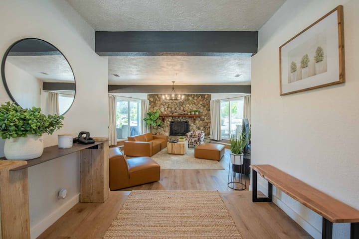 Olive Ranch House - Modern Ranch Among Acres Of - San Miguel, CA