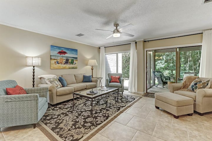 Pet & Ev-friendly Fairway Oaks, Steps To Golf! - American Beach, FL