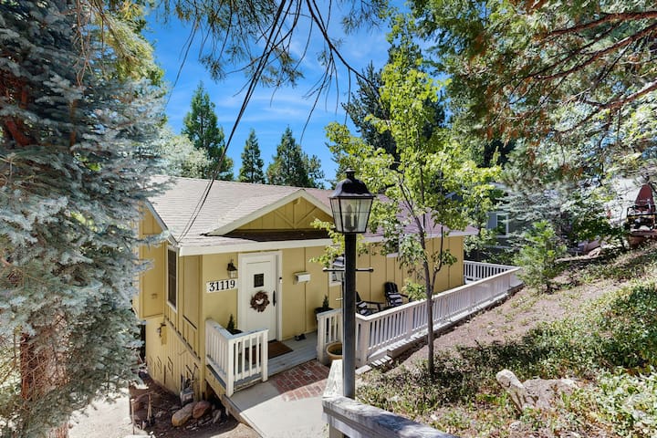 Vintage 2br Mountainview | Fireplace | Deck - Running Springs, CA