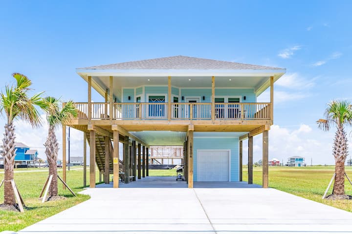 Large 3br | Balcony | Garage Parking | W/d - Galveston, TX