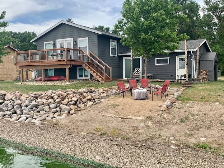 Beautiful Recently Remodeled Year Round Lake Home! - Carousel, Madison