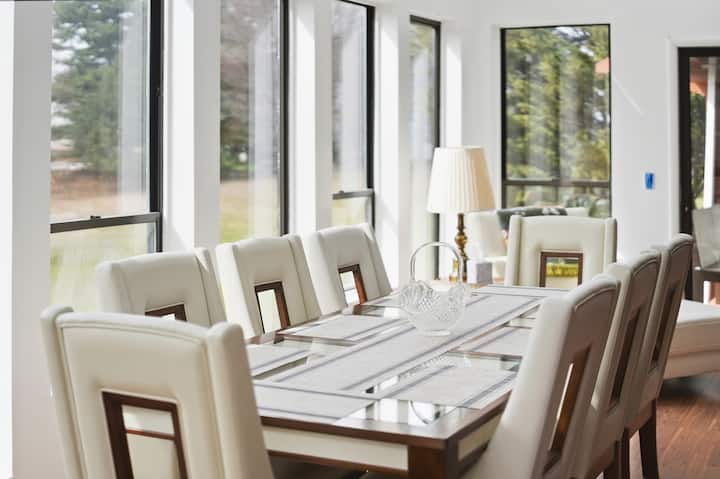 Summit Sanctuary: Ev Ready Mountain Views - Poughkeepsie, NY