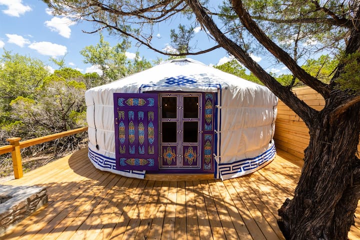 Secluded, Romantic Yurt W/hot Tub At The Yurtopian - Lake Travis, TX