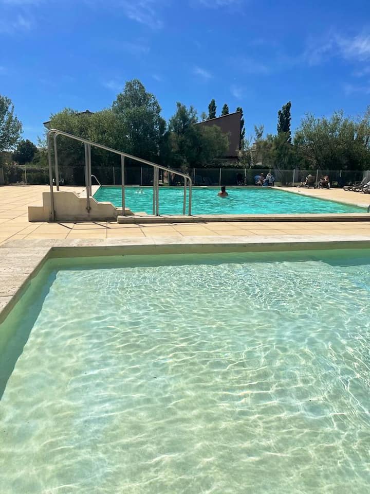 Maison Confortable St-saturnin, Piscine - Monteux