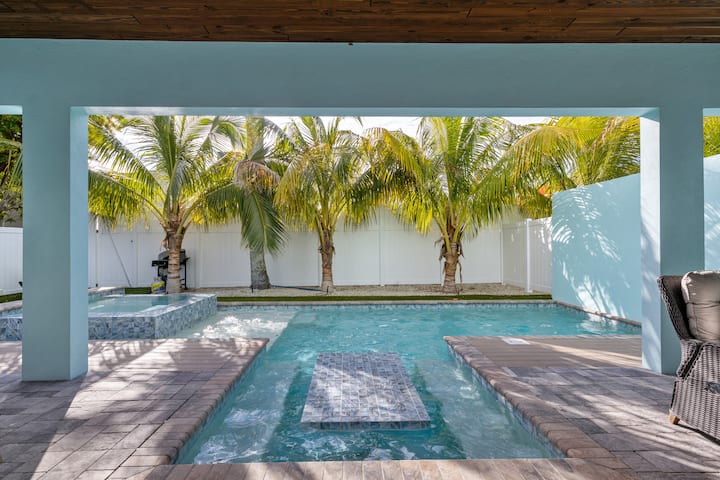 Seashore West- Brand New Luxury 7 Bedroom With - Holmes Beach, FL