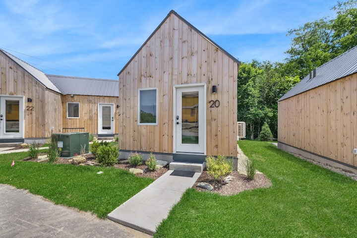 Harbor Inn- Old Salt - Ottawa, IL