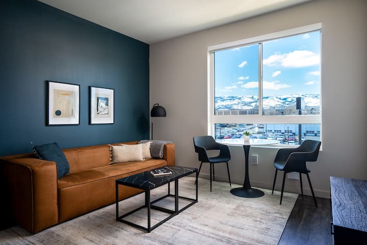 Kasa | Modern 1bd, Pool & Gym Access | Reno - Reno