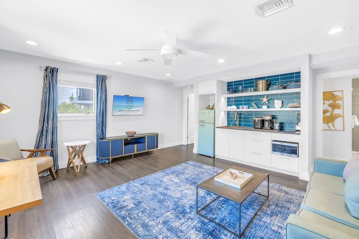 1 Min Walk To Siesta Beach | Free Bikes & Boards - Siesta Key, FL