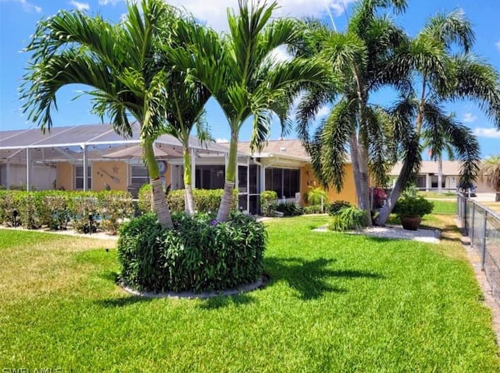 Home Away Haven With Heated Pool & Fast Wifi - ケープコーラル, FL