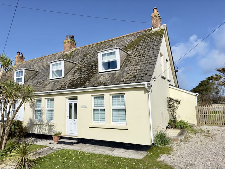Treaaron - Holiday Home In The Heart Of The 7 Bays - Constantine Bay