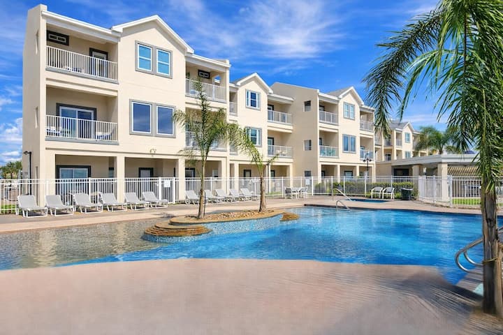 * Killer Sunsets * 3 Level Luxury Beachlike Pool - South Padre Island, TX