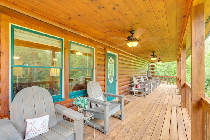 'Moonshine Manor' Cabin W/ Hot Tub, Near Lake Lure - Lake Lure, NC