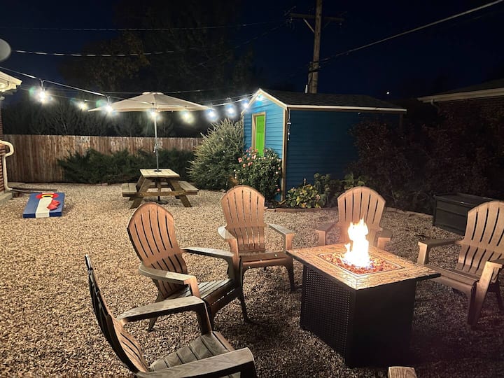 Spacious Home W/ Hot Tub & Fire Pit - Thornton, CO