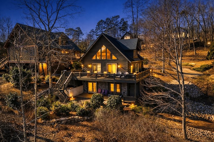Serenity Bay Lakefront Cabin W/ Boat Slip. - Walhalla, SC