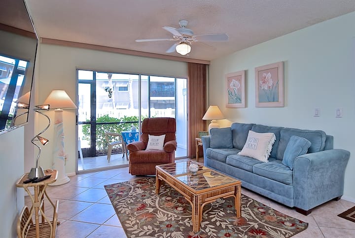 Upgraded 1 Bed/1 Bath Ground Flr, #1 Siesta Beach - Siesta Key, FL