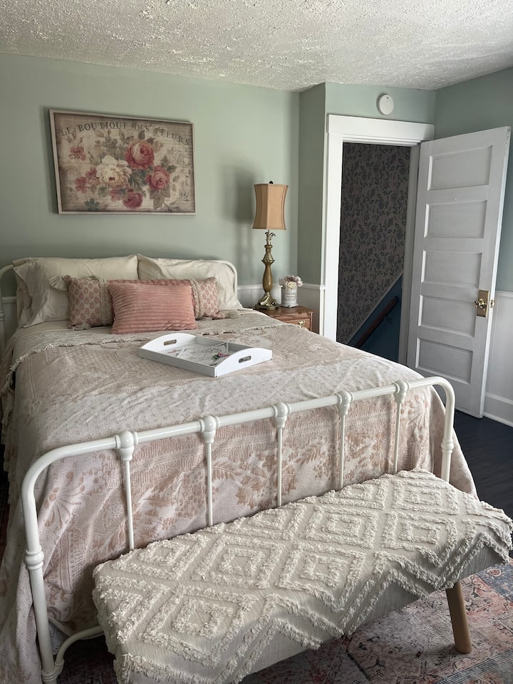 The Balcony Suite - Waterville, ME