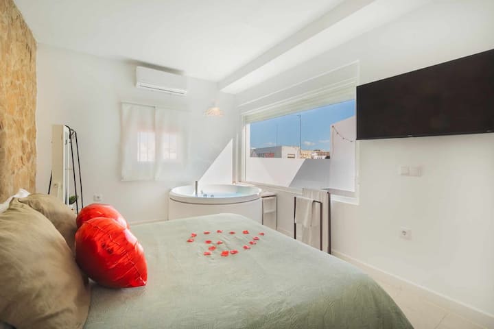 Jacuzzi Amanecer De Plata Decoración Romántica - Urbanización Novo Santi Petri