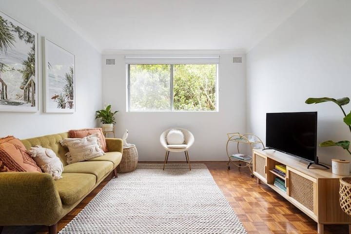 Lovely Leichhardt Local Living With Parking - Sydney