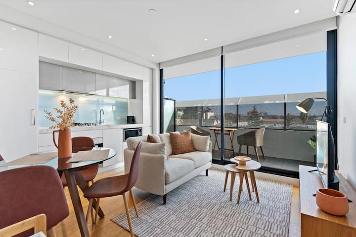 Bayside Apartment Living Close To The Beach - Melbourne