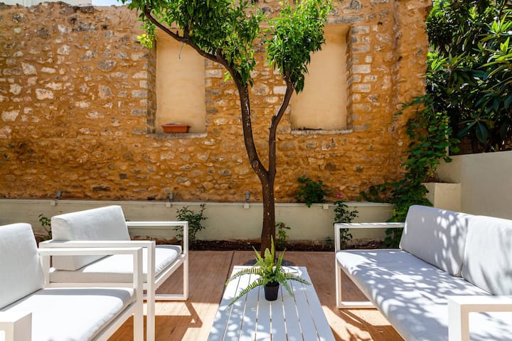 Kalamata Cosy Haven, Hidden Gem In The City Center - Kalamata