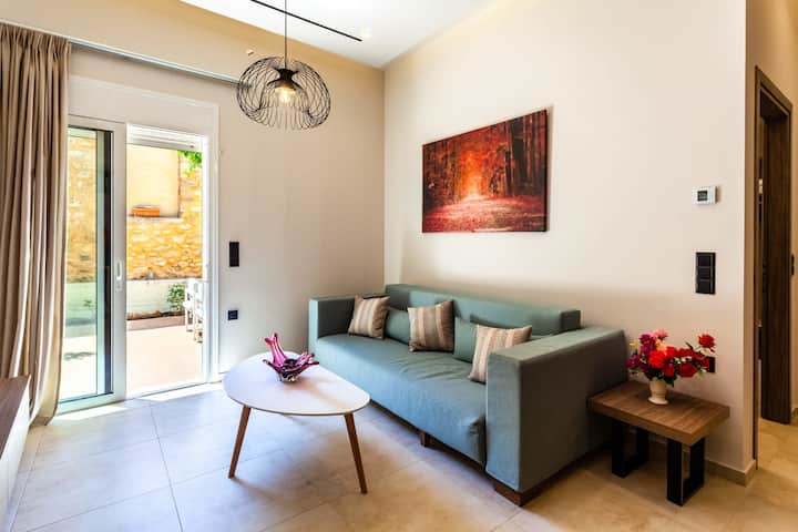 Kalamata Cosy Haven, Hidden Gem In The City Center - Kalamata