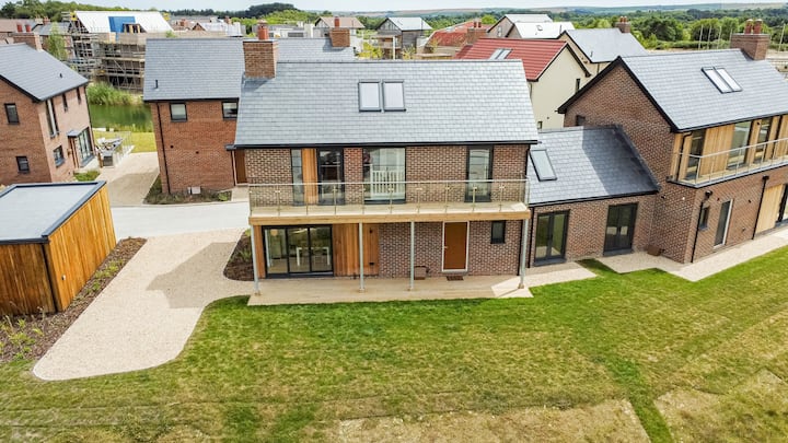 Minerva (Oi30), Silverlake, Dorset - Lulworth Cove