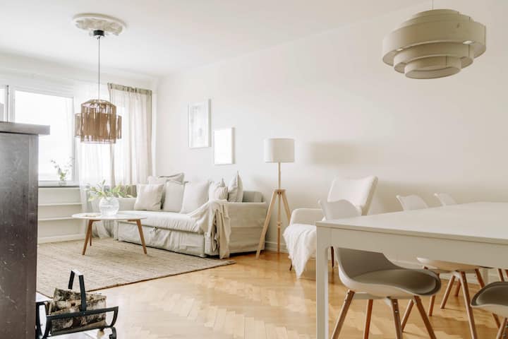 2br With Balcony And Lovely Views - Stockholm