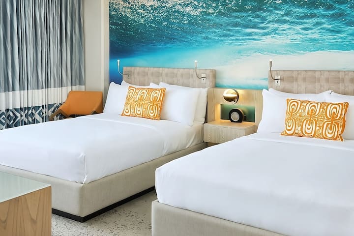 Relaxing 2 Partial Ocean View Units W/rooftop Pool - Honolulu, HI