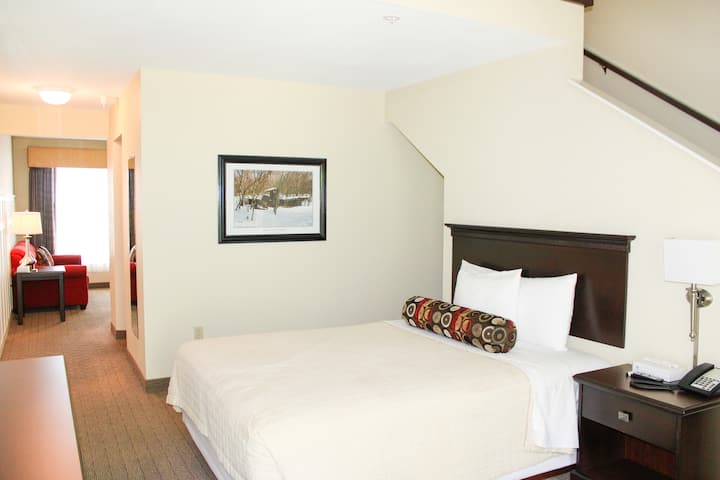 Iroquois Suite At Kelley's Island Venture Resort - Kelleys Island, OH