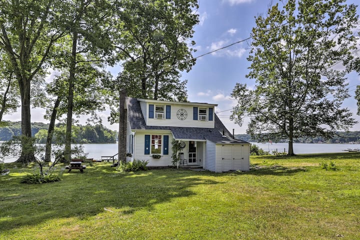 Lakefront Cottage W/ Covered Porch & Dock! - Coventry, CT