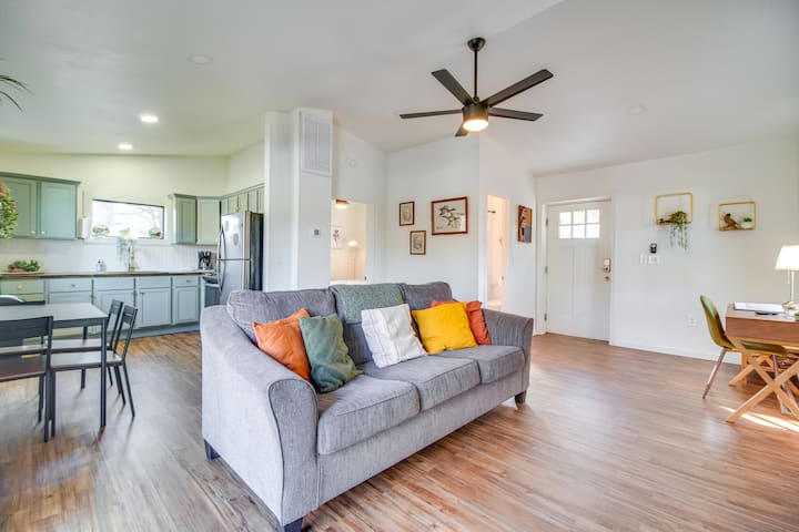 Deck & Boat Dock: Lakefront Cabin In Eucha! - Disney, OK