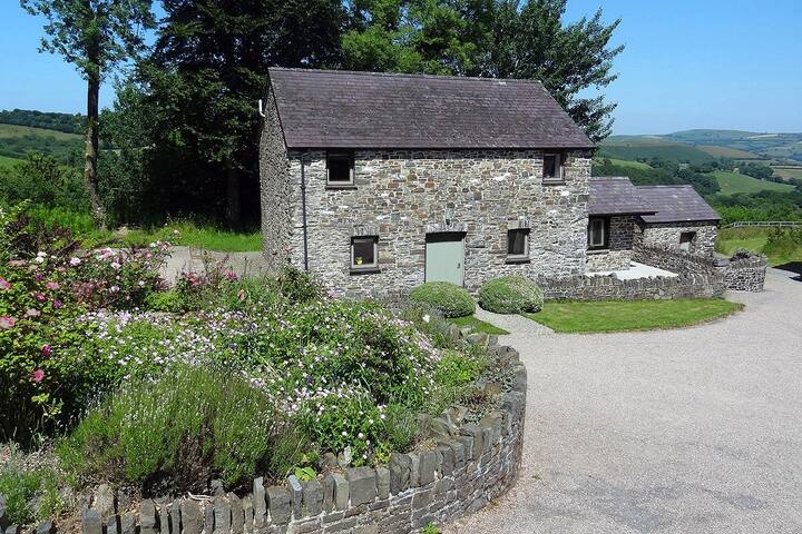 Granary Cottage With Hot Tub On Organic Farmland - Lampeter