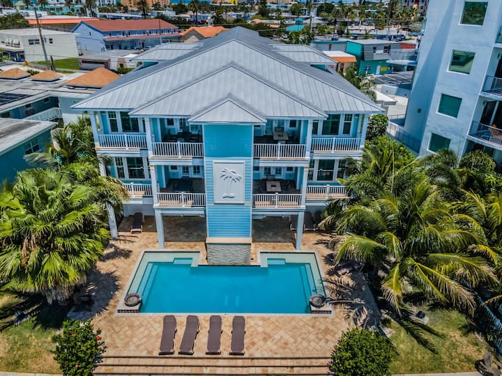 Treasure Trove Black Pearl In Treasure Island - Treasure Island, FL