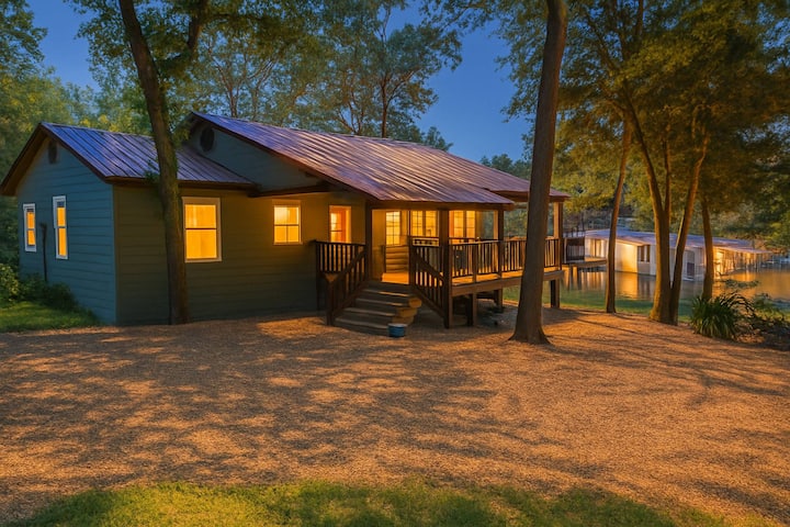 Lakefront Retreat W/ Boathouse, Firepit And Views! - Tool, TX