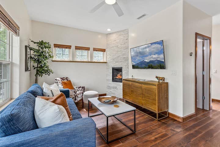 Nau/dt | Elevated 2 Bdrm | Sleeps 6 | Dog Friendly - Flagstaff, AZ