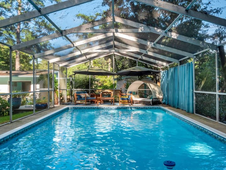 Artsy Oasis W Pool, Tree House, Cottage, Pet -Yes - Tallahassee, FL