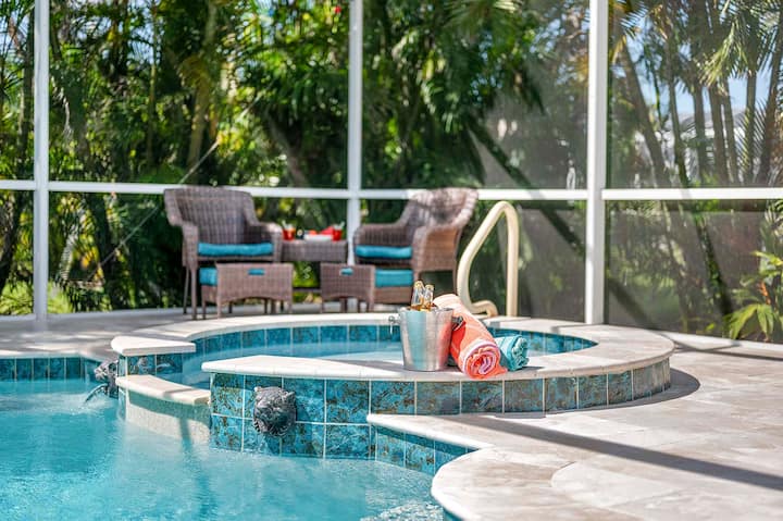 Echo’s Escape - With Hot Tub, And Tiki Bar - Cape Coral, FL
