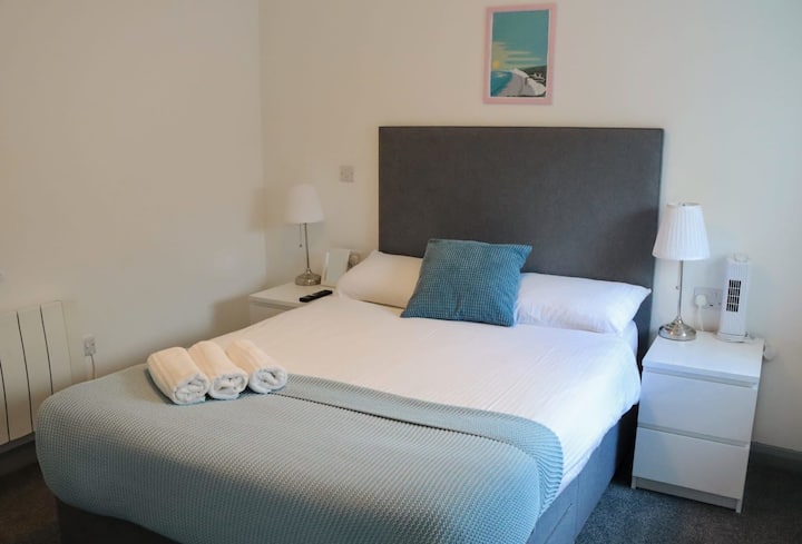 Room 8 - 1 Bedroom Apartment With Terrace - Eastbourne