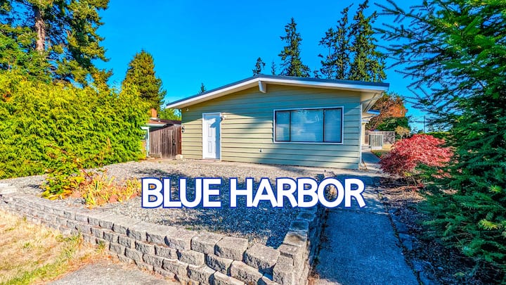 Blue: Cozy, Well-equipped Studio Remodel - Port Angeles, WA