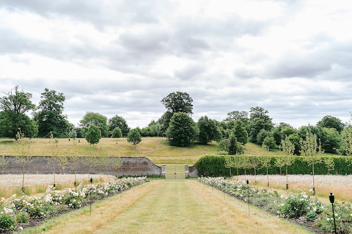 The Walled Gardens At Woodhall Estate | Sleeps 12 - Stevenage