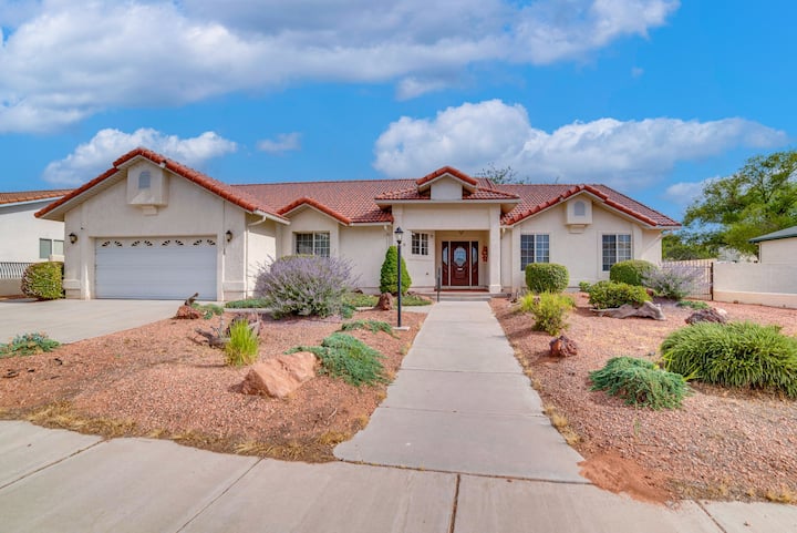 3 Mi To Lake Powell: Home W/ Patio & Waterfall - Page, AZ