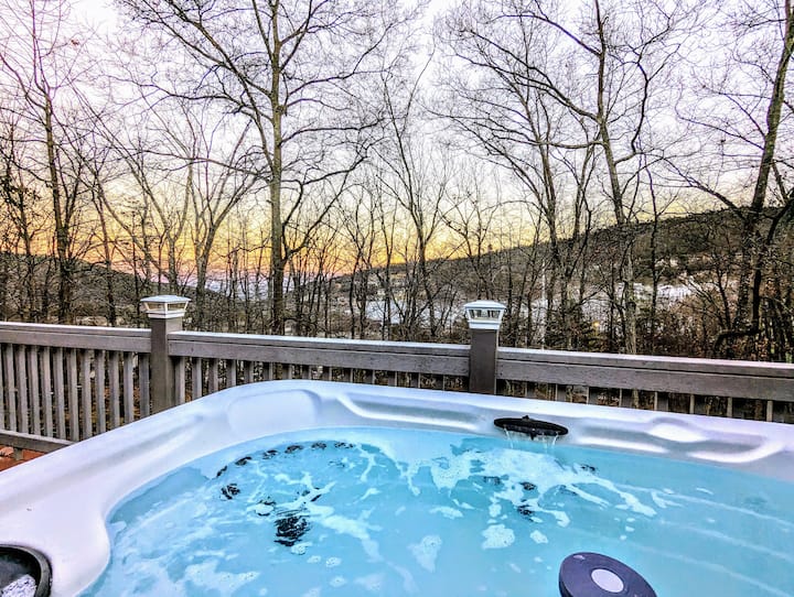 Hottub,location!yearround:ski Entr, Fmily Ctr. On Mountain Renovated 5br 3.5baev - Harrisonburg, VA