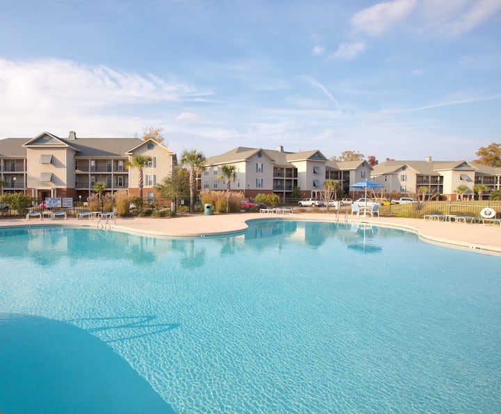 Lakeside Bliss: 2br Suite At Wyndham Lake Marion - Santee, SC
