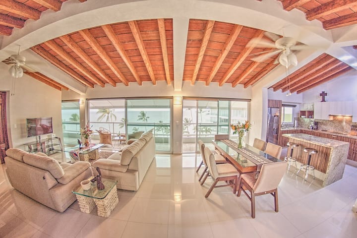 Beachfront 2br Penthouse W/ Ocean Views & Pool - Bucerias