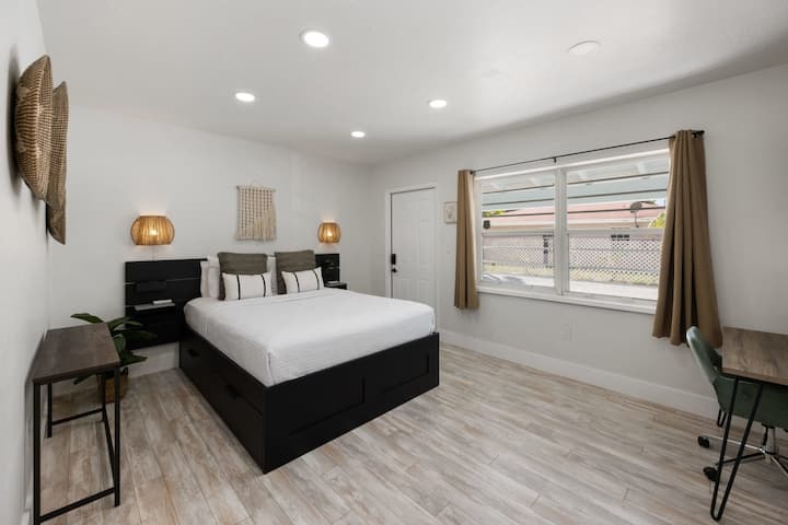 Mimo5-1 | Cozy Corner Of Miami's Modern District - Miami, FL