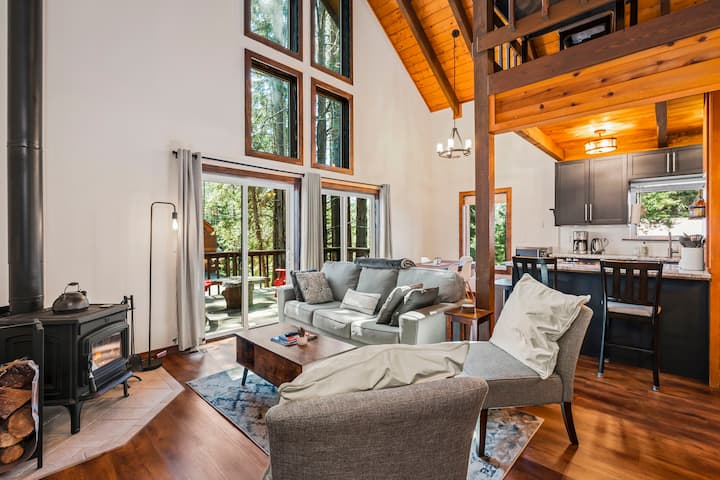 Tahoe Donner Bright Cabin With Sunny Deck & Bbq - Truckee, CA