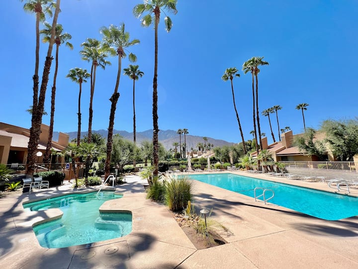 Stylish 2br+office, Big Pool, Pickleball And More - Palm Springs