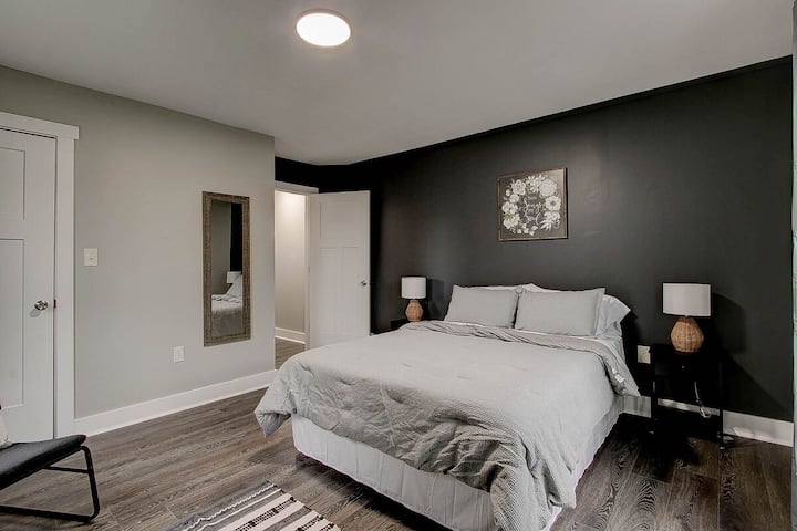 Indy Attractions | Stylish Modern Retreat - Indianápolis, IN