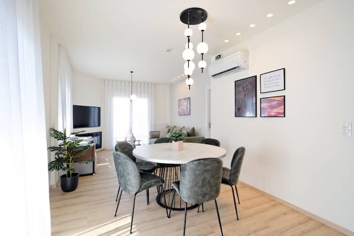 Modern & Spacious Apartment Ideal For Groups - Grèce
